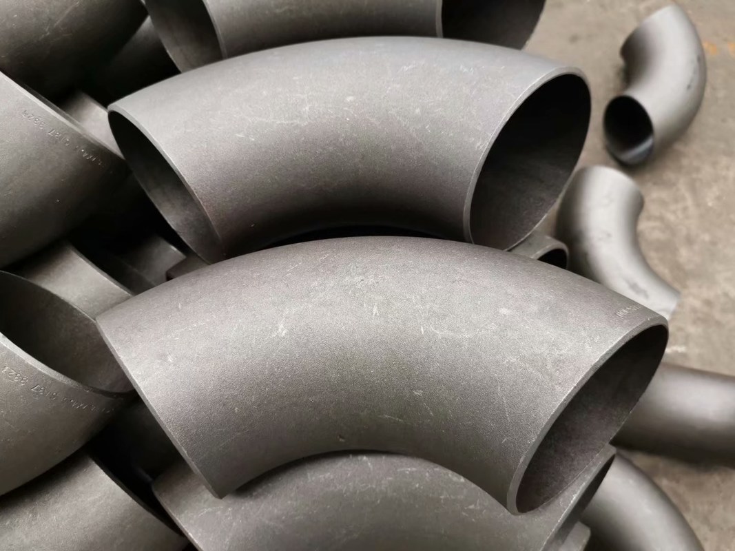 SCH5 SCH160 JIS 2311 SGP CS Seamless Welded Elbow Tee Reducer Cap Light Oil